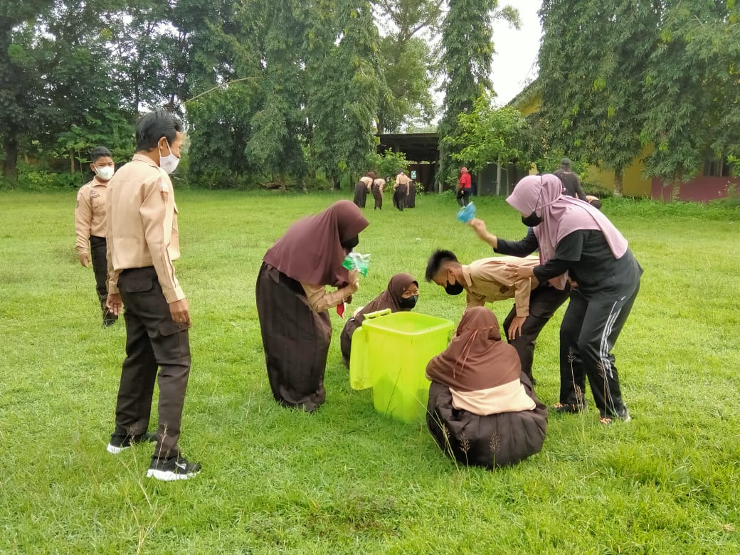 KEGIATAN JUMAT BERSIH